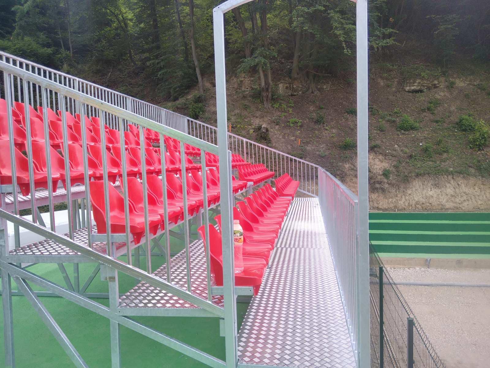 Montažna tribina “Park,Ravne 2” Visoko – MAVAS | Sportske podloge