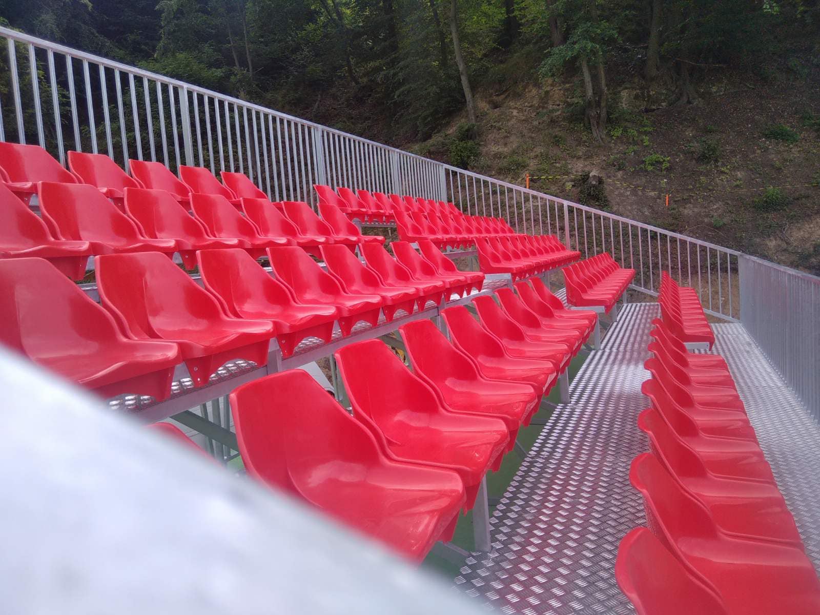 Montažna tribina “Park,Ravne 2” Visoko – MAVAS | Sportske podloge